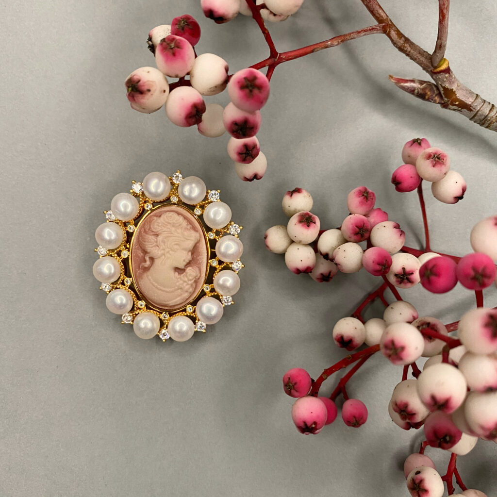 Brooches | The Real Pearl Co